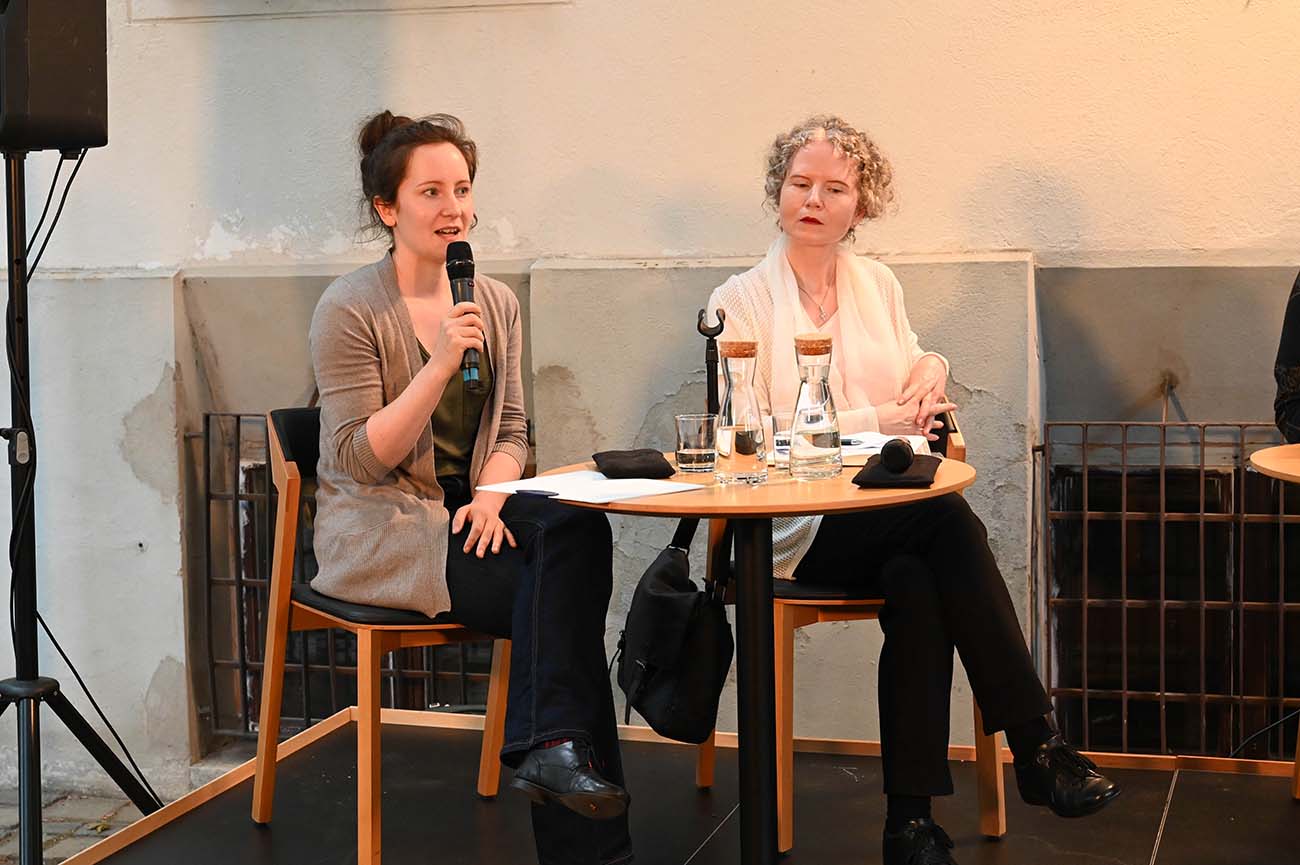 »Spaces of Fanfiction«Podiumsdiskussion moderiert von Nebiha Guiga ...